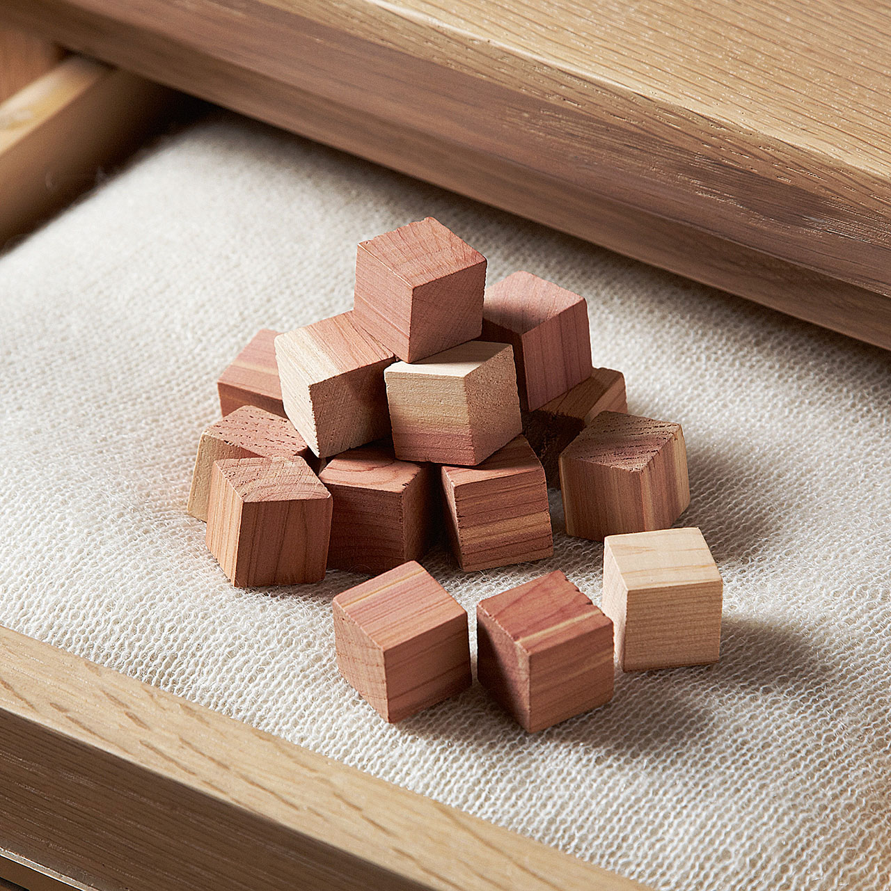 1colour | Cedar Wood Moth Repellent Cubes - Pack of 50 | Pure Collection